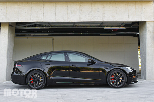 [시승기] 10년 만의 귀환, 1020마력 슈퍼카로 돌아온 테슬라 모델 S 플레드