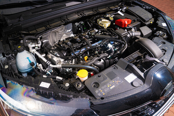 〈모터매거진-MATCH〉 최고의 가심비 소형 크로스오버는 누구? 쉐보레 트랙스 크로스오버 VS 르노 XM3