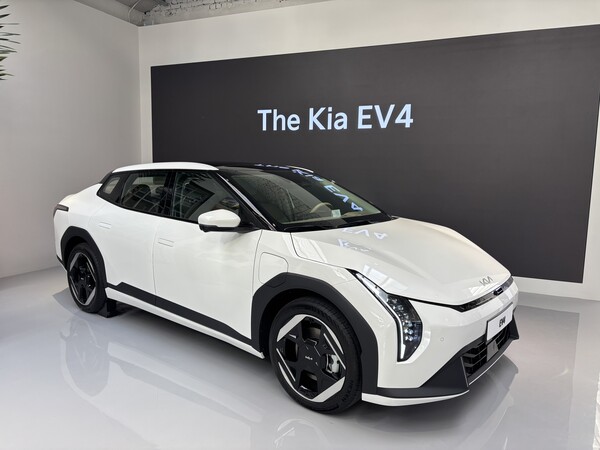 기아 EV4, 전기 세단의 기준을 재정립하다